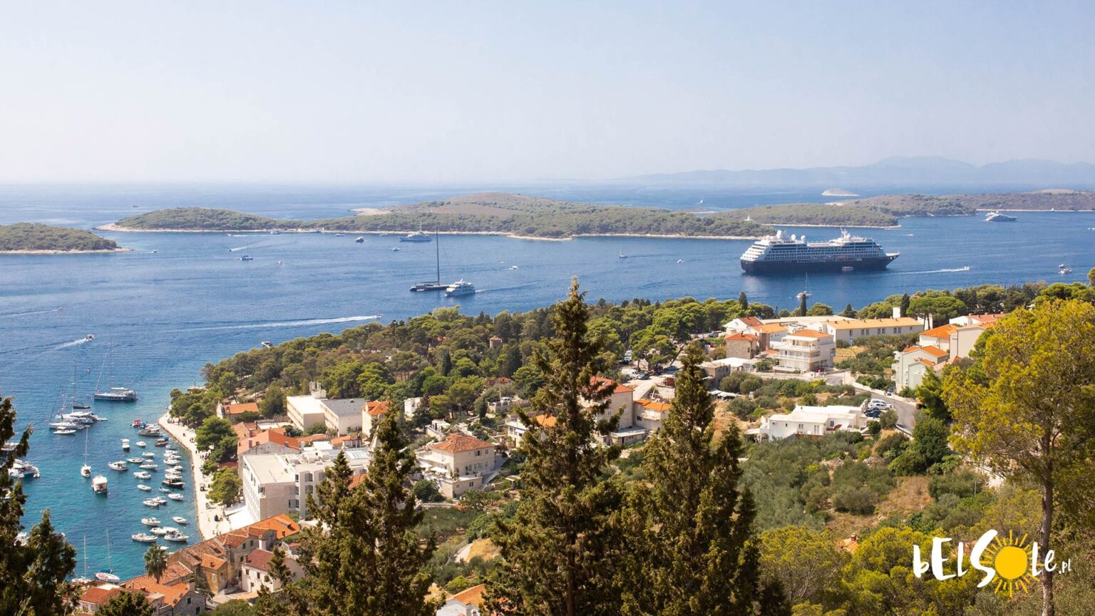 Jak się dostać na wyspę Hvar? Jakie ceny biletów na prom do Hvar w 2023 ...